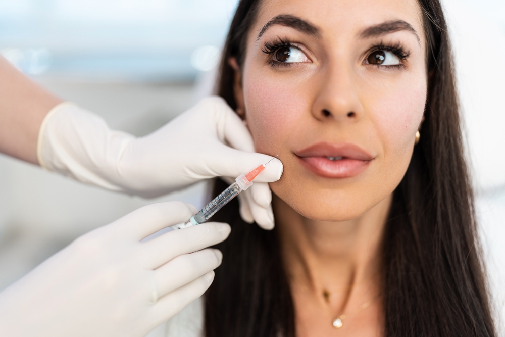 Fat Transfer vs. Dermal Filler: Which Is the Longer Lasting Lip Filler ...